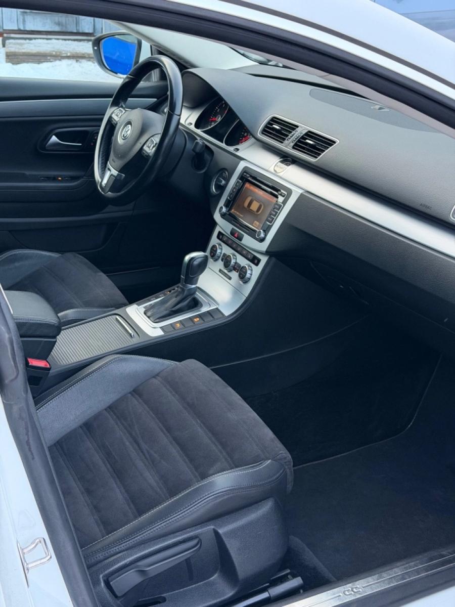 White Volkswagen CC / Passat CC 2015 in Riga, with an engine capacity of 1.40 L and mileage of 144 thousand km for 8680 €, photo 20 on AUTOMOTO.COM.LV
