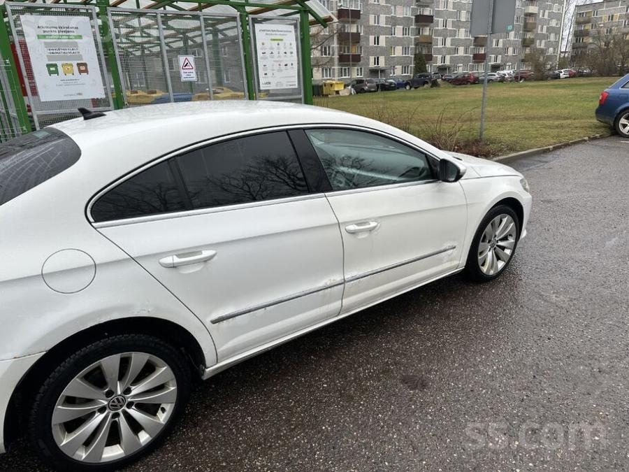 White Volkswagen CC / Passat CC 2008 in Riga, with an engine capacity of 2.00 L and mileage of 405 thousand km for 5800 €, photo 4 on AUTOMOTO.COM.LV
