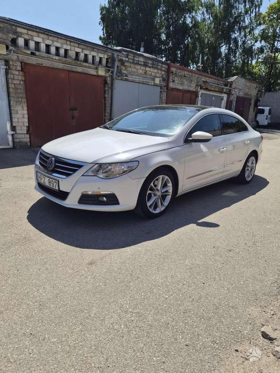 White Volkswagen CC / Passat CC 2009 in Kaunas, with an engine capacity of 2.00 L and mileage of 194 thousand km for 2900 €, photo 1 on AUTOMOTO.COM.LV