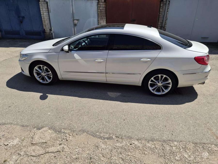 White Volkswagen CC / Passat CC 2009 in Kaunas, with an engine capacity of 2.00 L and mileage of 194 thousand km for 2900 €, photo 7 on AUTOMOTO.COM.LV