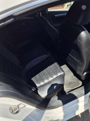 White Volkswagen CC / Passat CC 2009 in Kaunas, with an engine capacity of 2.00 L and mileage of 194 thousand km for 2900 €, photo 15 on AUTOMOTO.COM.LV