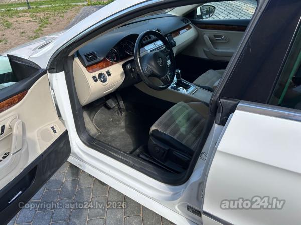 White Volkswagen CC / Passat CC 2010 in Tallinn, with an engine capacity of 2.00 L and mileage of 328 thousand km for 4499 €, photo 1 on AUTOMOTO.COM.LV