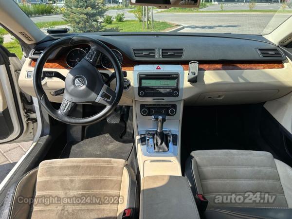 White Volkswagen CC / Passat CC 2010 in Tallinn, with an engine capacity of 2.00 L and mileage of 328 thousand km for 4499 €, photo 3 on AUTOMOTO.COM.LV