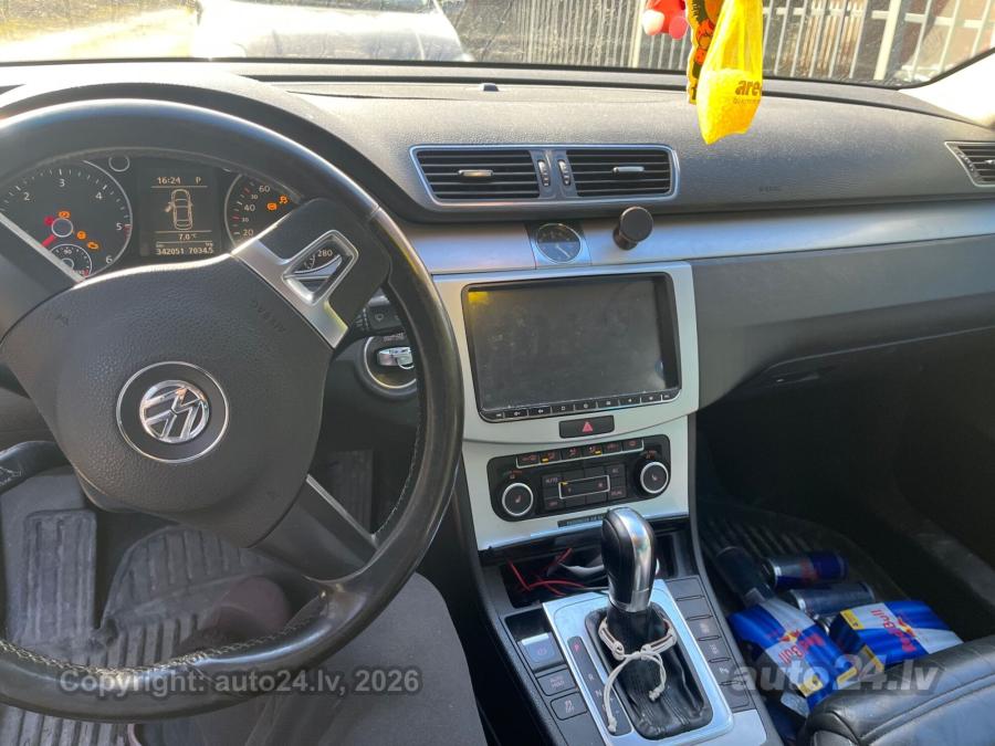 Balts Volkswagen CC / Passat CC 2011 Tallina, ar dzinēja tilpumu 2.00 L un nobraukumu 341 tūkst. km par 2300 €, foto 5 vietnē AUTOMOTO.COM.LV