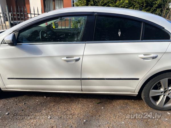 White Volkswagen CC / Passat CC 2011 in Tallinn, with an engine capacity of 2.00 L and mileage of 341 thousand km for 2300 €, photo 5 on AUTOMOTO.COM.LV