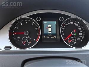 White Volkswagen CC / Passat CC 2011 in Riga, with an engine capacity of 2.00 L and mileage of 232 thousand km for 5300 €, photo 5 on AUTOMOTO.COM.LV