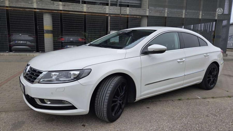 White Volkswagen CC / Passat CC 2012 in Kaunas, with an engine capacity of 1.39 L and mileage of 299 thousand km for 5200 €, photo 1 on AUTOMOTO.COM.LV