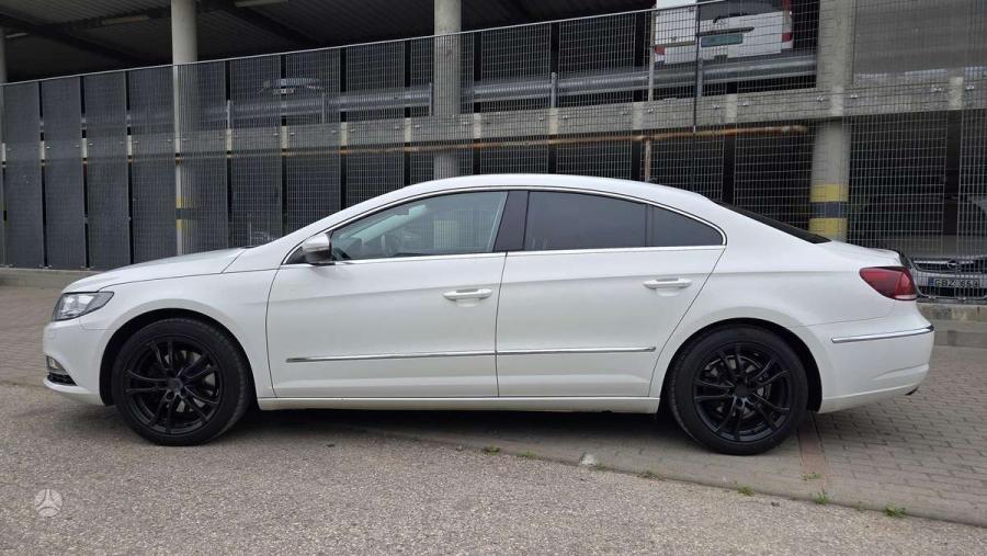 White Volkswagen CC / Passat CC 2012 in Kaunas, with an engine capacity of 1.39 L and mileage of 299 thousand km for 5200 €, photo 3 on AUTOMOTO.COM.LV