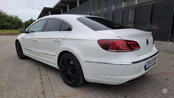 White Volkswagen CC / Passat CC 2012 in Kaunas, with an engine capacity of 1.39 L and mileage of 299 thousand km for 5200 €, photo 4 on AUTOMOTO.COM.LV