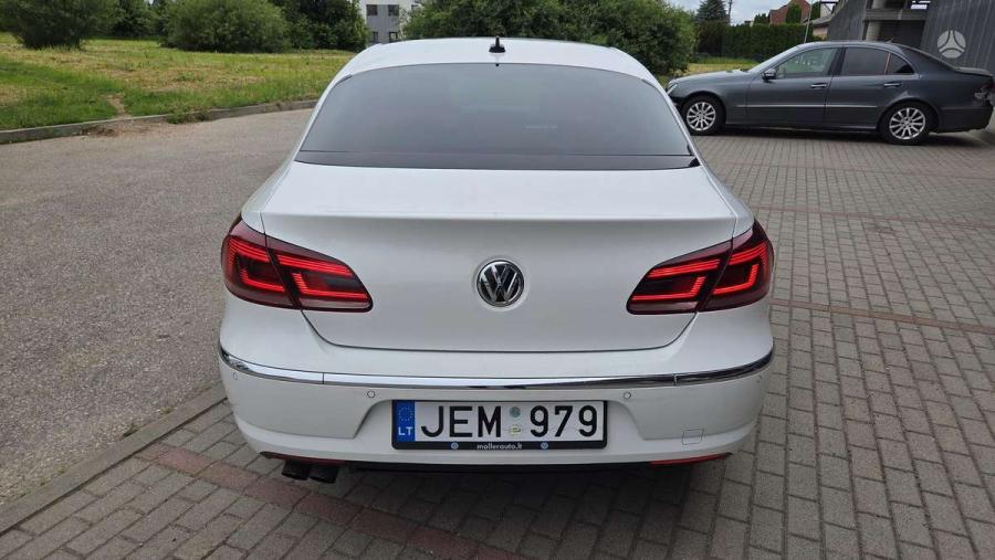 White Volkswagen CC / Passat CC 2012 in Kaunas, with an engine capacity of 1.39 L and mileage of 299 thousand km for 5200 €, photo 6 on AUTOMOTO.COM.LV