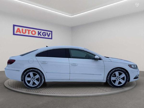 White Volkswagen CC / Passat CC 2013 in Kaunas, with an engine capacity of 2.00 L and mileage of 221 thousand km for 8499 €, photo 6 on AUTOMOTO.COM.LV