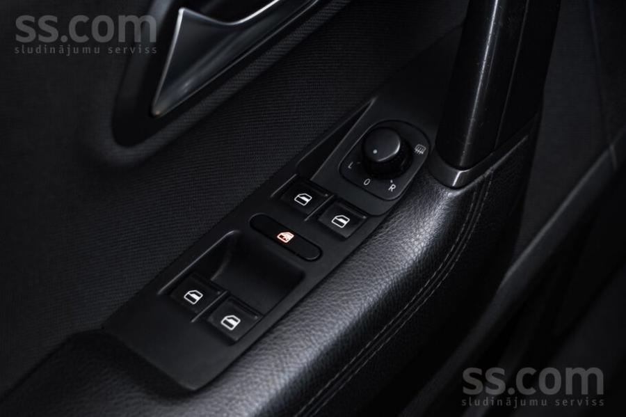 Balts Volkswagen CC / Passat CC 2013 Rīga, ar dzinēja tilpumu 2.00 L un nobraukumu 262 tūkst. km par 6990 €, foto 16 vietnē AUTOMOTO.COM.LV