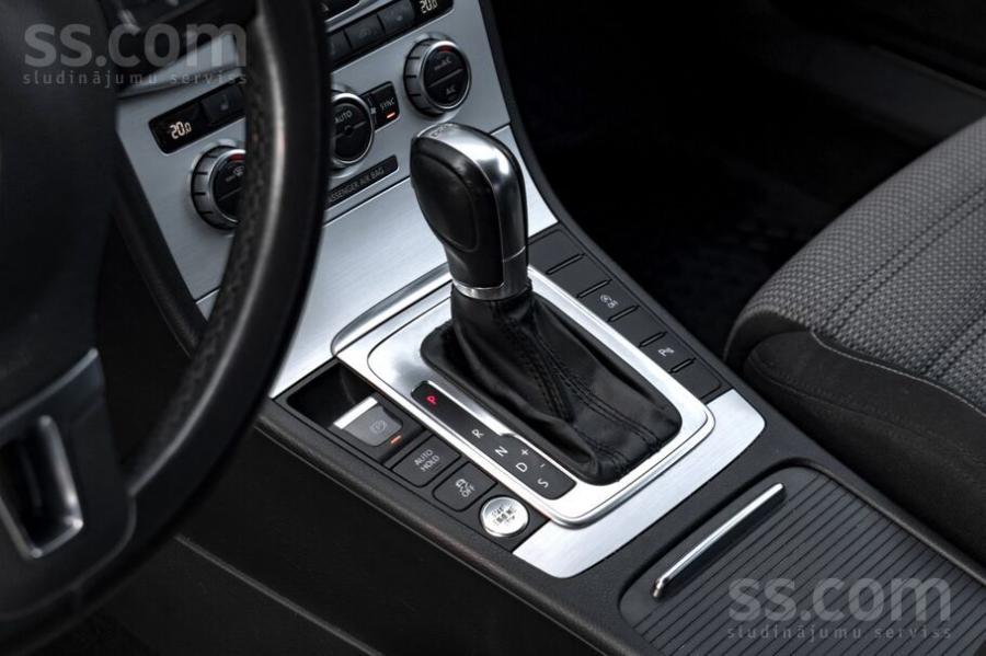 Balts Volkswagen CC / Passat CC 2013 Rīga, ar dzinēja tilpumu 2.00 L un nobraukumu 262 tūkst. km par 6990 €, foto 24 vietnē AUTOMOTO.COM.LV