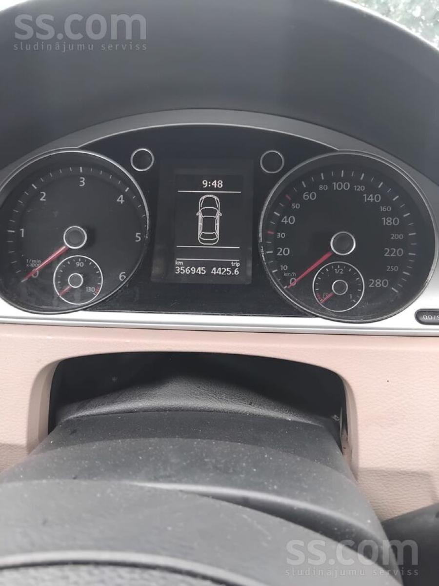 White Volkswagen CC / Passat CC 2013 in Kuldiga, with an engine capacity of 2.00 L and mileage of 357 thousand km for 4500 €, photo 6 on AUTOMOTO.COM.LV
