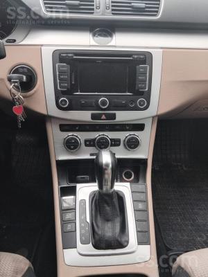 White Volkswagen CC / Passat CC 2013 in Kuldiga, with an engine capacity of 2.00 L and mileage of 357 thousand km for 4500 €, photo 7 on AUTOMOTO.COM.LV