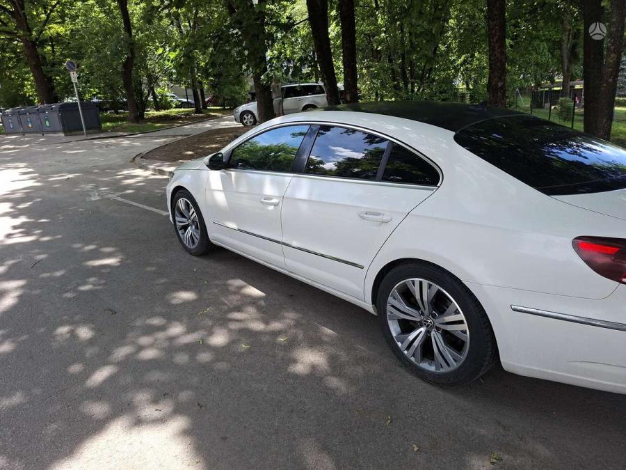 Белый Фольксваген CC / Passat CC 2013 в Вильнюс, объемом двигателя 2.00 л и пробегом 170 тыс. км за 7200 €, фото 1 на AUTOMOTO.COM.LV