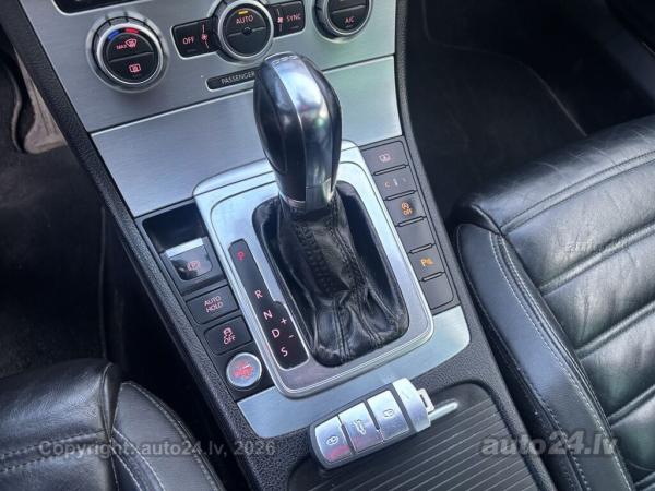 Balts Volkswagen CC / Passat CC 2013 Tartu, ar dzinēja tilpumu 2.00 L un nobraukumu 289 tūkst. km par 4900 €, foto 8 vietnē AUTOMOTO.COM.LV