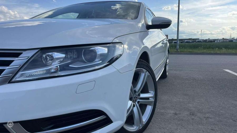 White Volkswagen CC / Passat CC 2014 in Siauliai, with an engine capacity of 1.97 L and mileage of 253 thousand km for 7400 €, photo 4 on AUTOMOTO.COM.LV