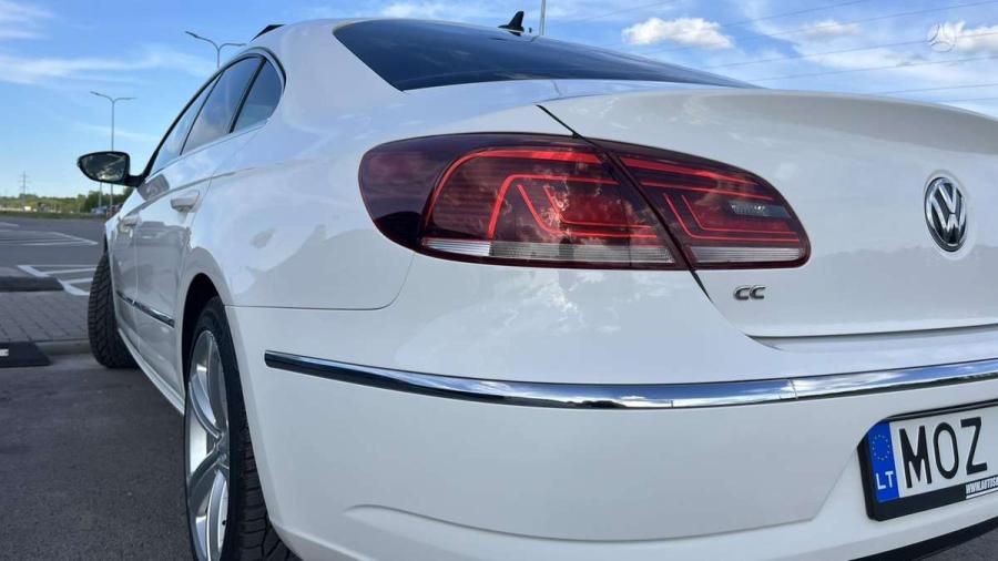 White Volkswagen CC / Passat CC 2014 in Siauliai, with an engine capacity of 1.97 L and mileage of 253 thousand km for 7400 €, photo 7 on AUTOMOTO.COM.LV