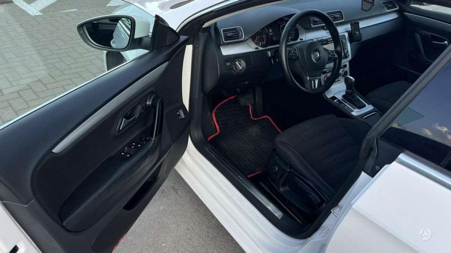 White Volkswagen CC / Passat CC 2014 in Siauliai, with an engine capacity of 1.97 L and mileage of 253 thousand km for 7400 €, photo 15 on AUTOMOTO.COM.LV