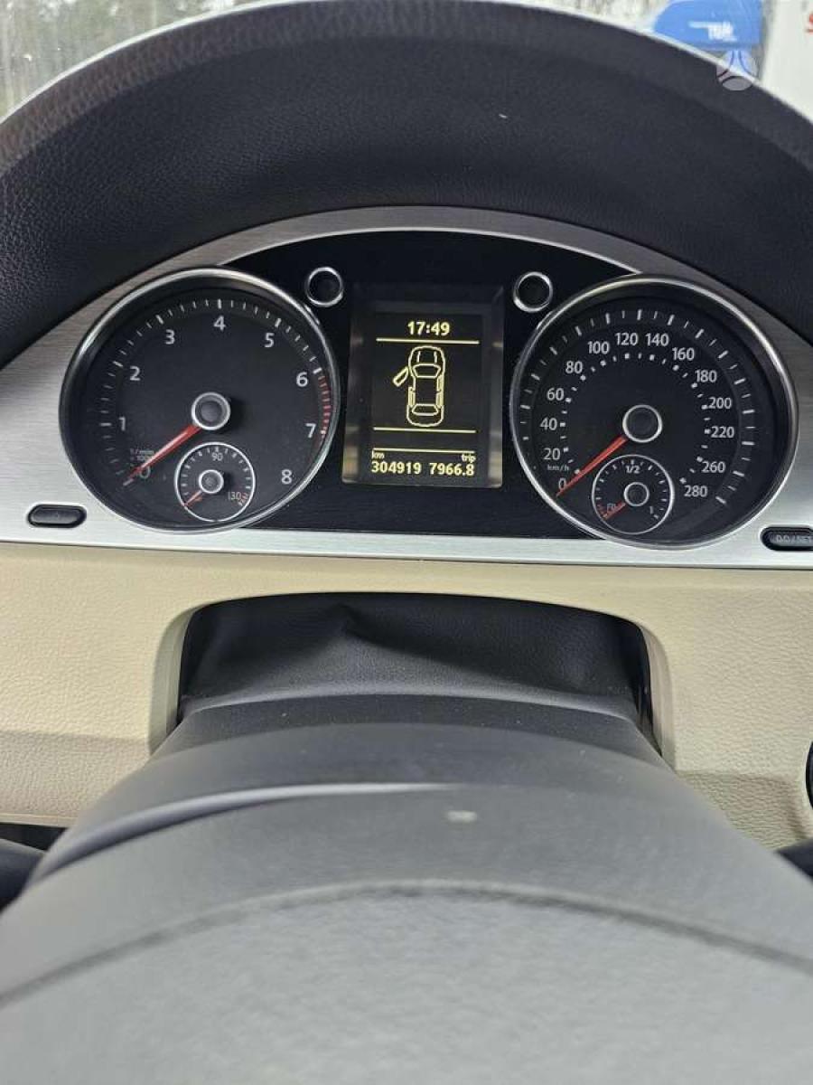 Yellow Volkswagen CC / Passat CC 2009 in Vilnius, with an engine capacity of 3.60 L and mileage of 310 thousand km for 5200 €, photo 15 on AUTOMOTO.COM.LV
