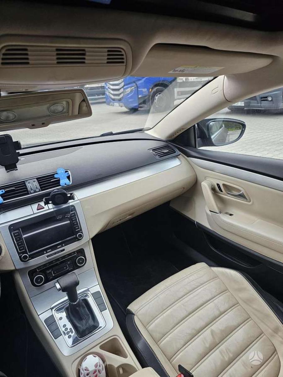 Yellow Volkswagen CC / Passat CC 2009 in Vilnius, with an engine capacity of 3.60 L and mileage of 310 thousand km for 5200 €, photo 17 on AUTOMOTO.COM.LV