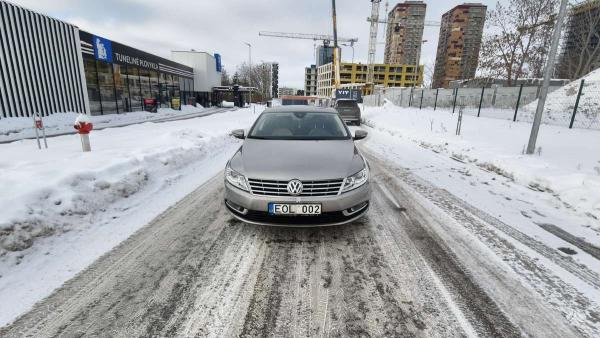 Yellow Volkswagen CC / Passat CC 2013 in Vilnius, with an engine capacity of 2.00 L and mileage of 179 thousand km for 5990 €, photo 3 on AUTOMOTO.COM.LV