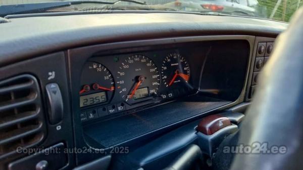 Red Volkswagen Corrado 1994 in Tallinn, with an engine capacity of 2.00 L and mileage of 281 thousand km for 7800 €, photo 9 on AUTOMOTO.COM.LV