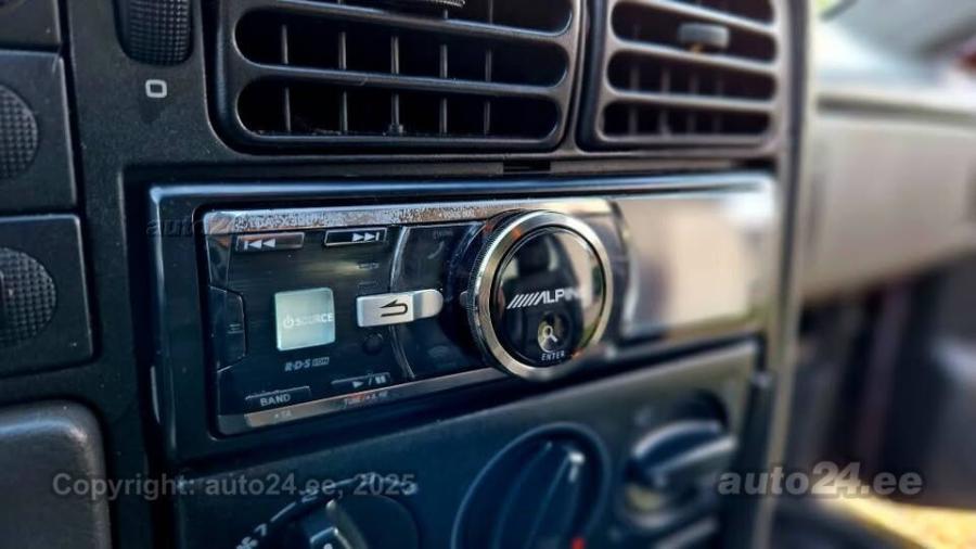Red Volkswagen Corrado 1994 in Tallinn, with an engine capacity of 2.00 L and mileage of 281 thousand km for 7800 €, photo 11 on AUTOMOTO.COM.LV