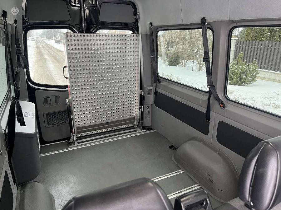 Black Volkswagen Crafter 2016 in Marijampole, with an engine capacity of 2.00 L and mileage of 267 thousand km for 16500 €, photo 14 on AUTOMOTO.COM.LV