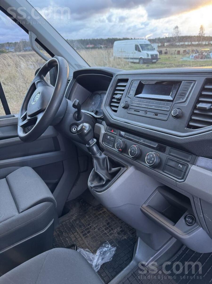 Melns Volkswagen Crafter 2018 Rīga, ar dzinēja tilpumu 2.00 L un nobraukumu 261 tūkst. km par 10150 €, foto 3 vietnē AUTOMOTO.COM.LV