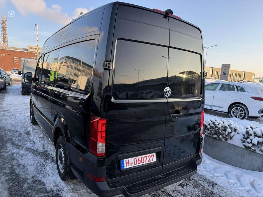Black Volkswagen Crafter 2019 in Jonava, with an engine capacity of 2.00 L and mileage of 239 thousand km for 17500 €, photo 4 on AUTOMOTO.COM.LV