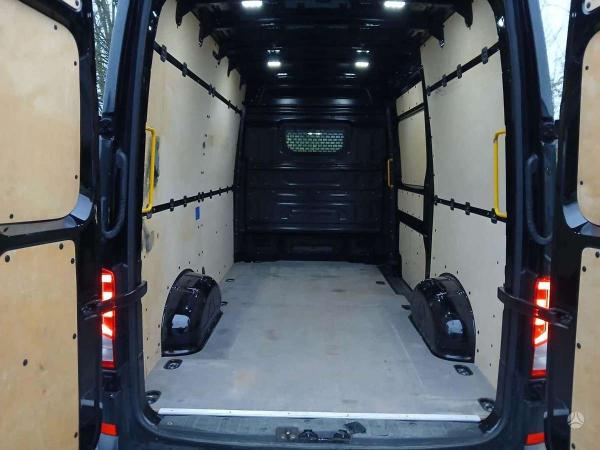Melns Volkswagen Crafter 2019 Jonava, ar dzinēja tilpumu 2.00 L un nobraukumu 239 tūkst. km par 17500 €, foto 7 vietnē AUTOMOTO.COM.LV