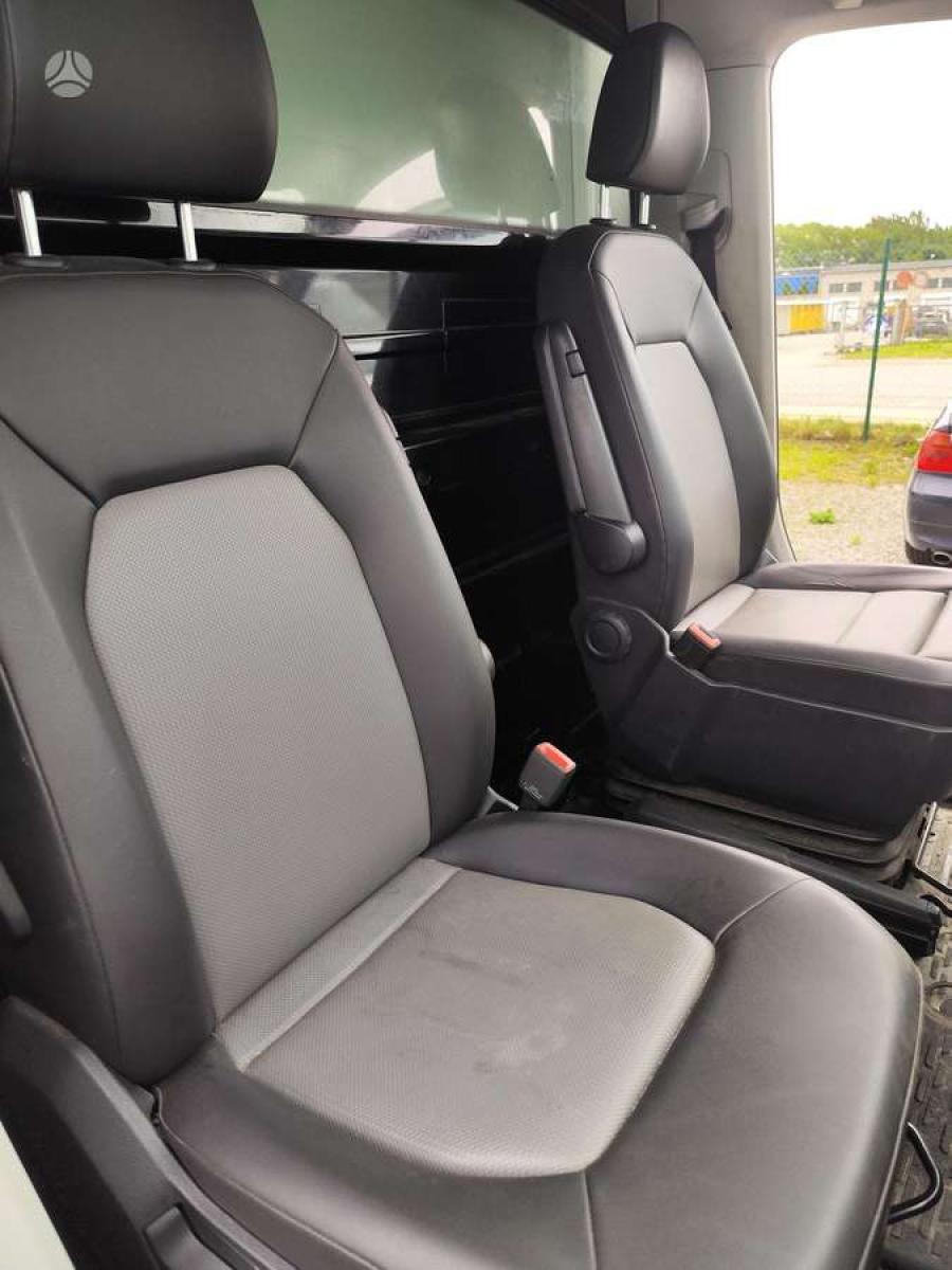 Melns Volkswagen Crafter 2020 Klaipėda, ar dzinēja tilpumu 1.97 L un nobraukumu 366 tūkst. km par 14900 €, foto 14 vietnē AUTOMOTO.COM.LV