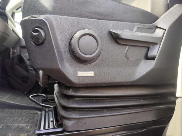 Volkswagen Crafter 2020 in Klaipeda on AUTOMOTO.COM.LV Black Volkswagen Crafter 2020 in Klaipeda, with an engine capacity of 1.97 L and mileage of 363 thousand km for 10900 €, photo 5 on AUTOMOTO.COM.LV