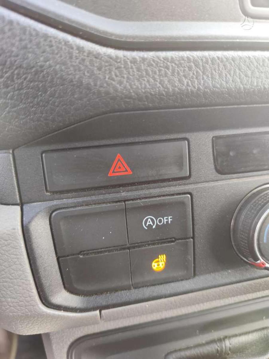 Black Volkswagen Crafter 2020 in Klaipeda, with an engine capacity of 1.97 L and mileage of 363 thousand km for 10900 €, photo 19 on AUTOMOTO.COM.LV