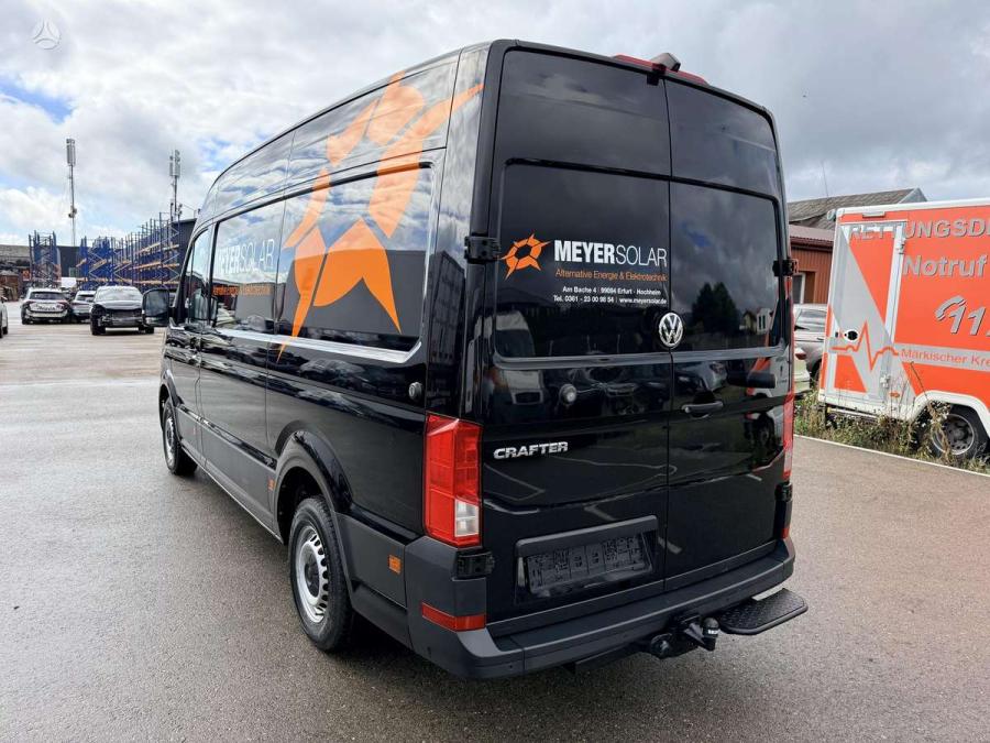 Black Volkswagen Crafter 2020 in Kaunas, with an engine capacity of 1.97 L and mileage of 207 thousand km for 10300 €, photo 4 on AUTOMOTO.COM.LV