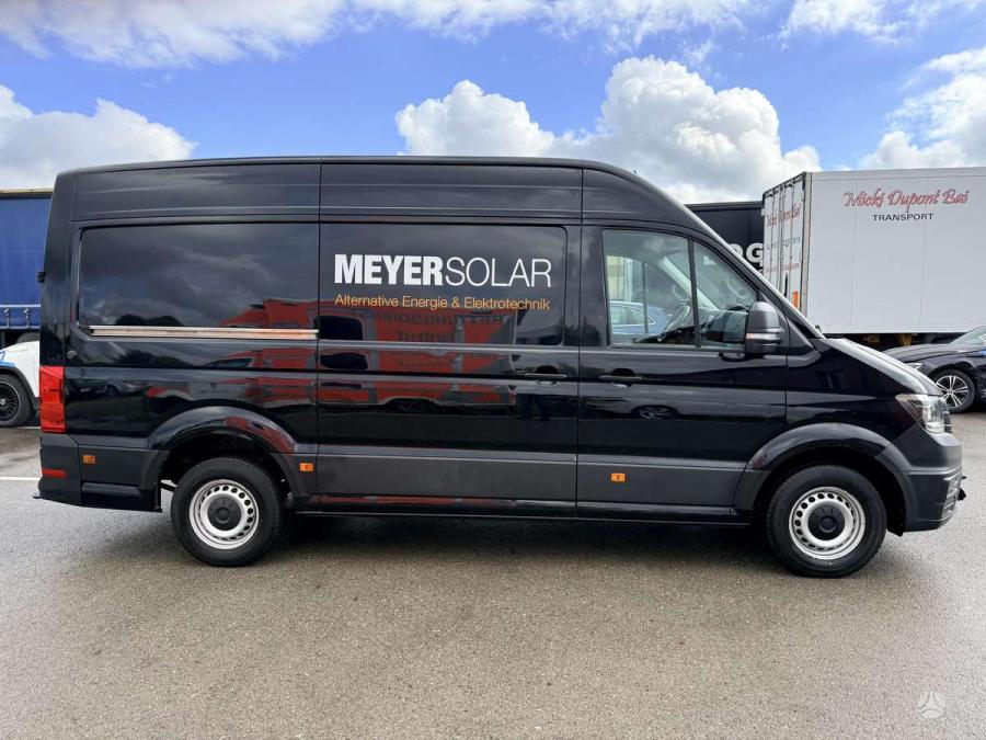 Black Volkswagen Crafter 2020 in Kaunas, with an engine capacity of 1.97 L and mileage of 207 thousand km for 10300 €, photo 6 on AUTOMOTO.COM.LV