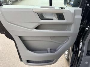 Black Volkswagen Crafter 2020 in Kaunas, with an engine capacity of 1.97 L and mileage of 207 thousand km for 10300 €, photo 10 on AUTOMOTO.COM.LV