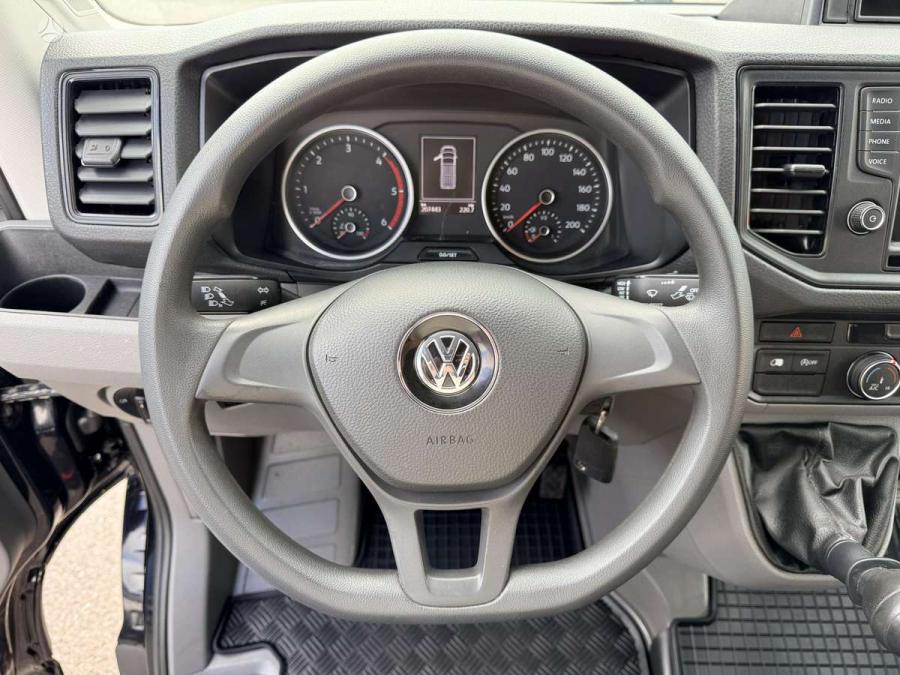 Black Volkswagen Crafter 2020 in Kaunas, with an engine capacity of 1.97 L and mileage of 207 thousand km for 10300 €, photo 12 on AUTOMOTO.COM.LV