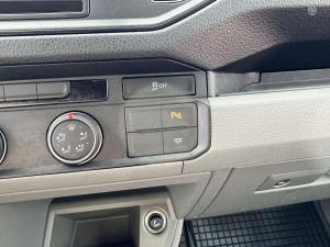 Black Volkswagen Crafter 2020 in Kaunas, with an engine capacity of 1.97 L and mileage of 207 thousand km for 10300 €, photo 17 on AUTOMOTO.COM.LV