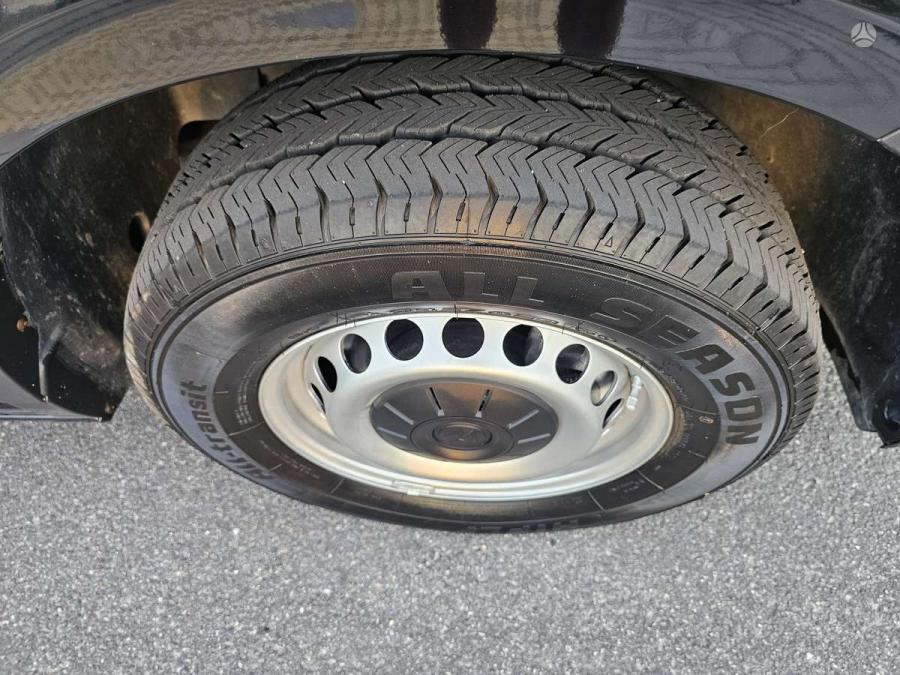 Black Volkswagen Crafter 2021 in Marijampole, with an engine capacity of 2.00 L and mileage of 170 thousand km for 18900 €, photo 35 on AUTOMOTO.COM.LV