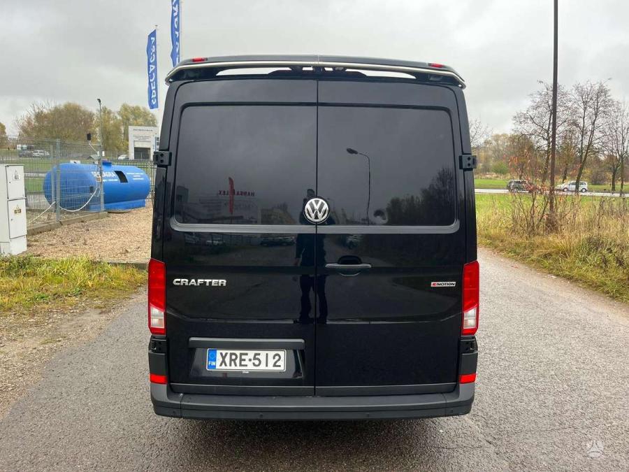 Melns Volkswagen Crafter 2022 Panevēža, ar dzinēja tilpumu 2.00 L un nobraukumu 239 tūkst. km par 28900 €, foto 8 vietnē AUTOMOTO.COM.LV