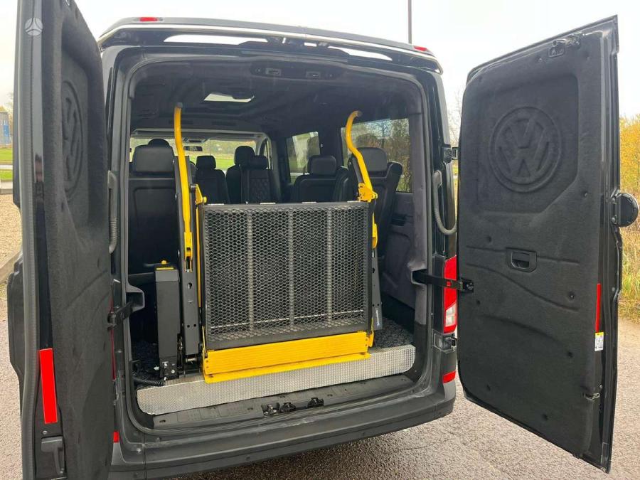 Melns Volkswagen Crafter 2022 Panevēža, ar dzinēja tilpumu 2.00 L un nobraukumu 239 tūkst. km par 28900 €, foto 10 vietnē AUTOMOTO.COM.LV