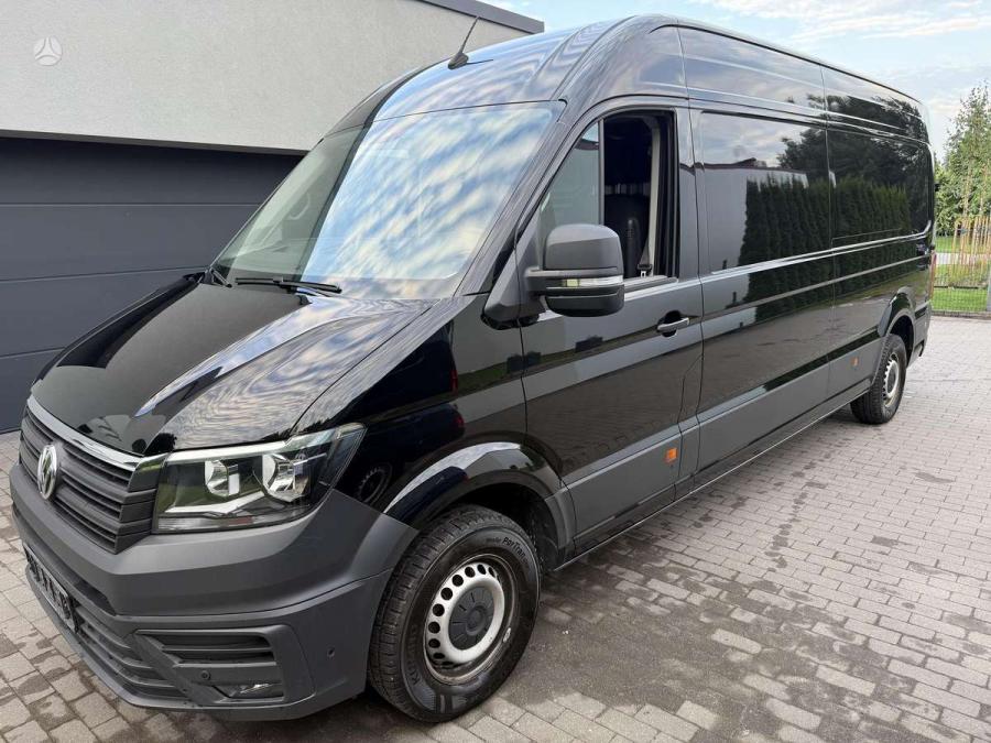 Melns Volkswagen Crafter 2023 Jonava, ar dzinēja tilpumu 2.00 L un nobraukumu 165 tūkst. km par 23300 €, foto 1 vietnē AUTOMOTO.COM.LV