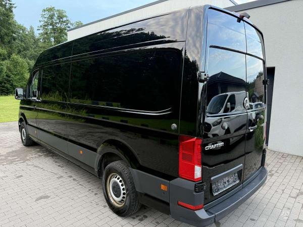 Melns Volkswagen Crafter 2023 Jonava, ar dzinēja tilpumu 2.00 L un nobraukumu 165 tūkst. km par 23300 €, foto 6 vietnē AUTOMOTO.COM.LV