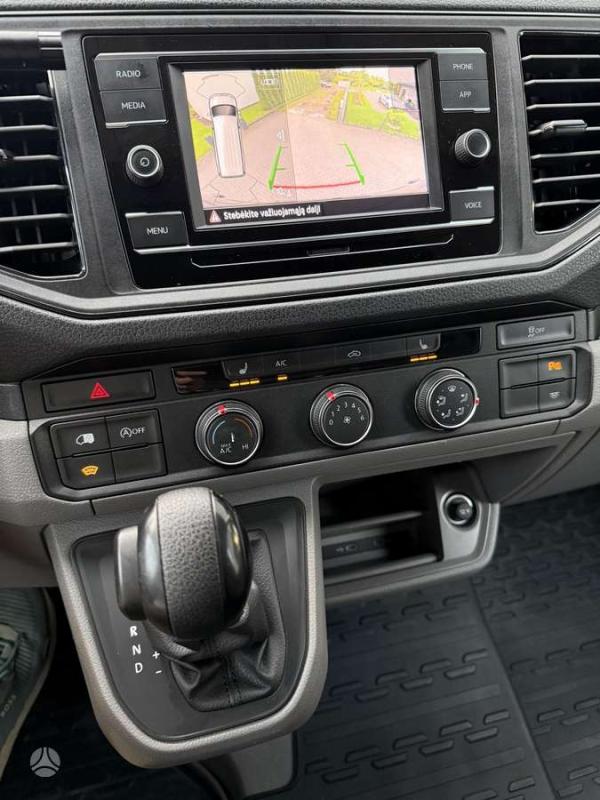 Melns Volkswagen Crafter 2023 Jonava, ar dzinēja tilpumu 2.00 L un nobraukumu 165 tūkst. km par 23300 €, foto 7 vietnē AUTOMOTO.COM.LV