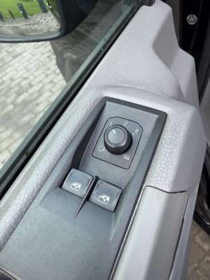Melns Volkswagen Crafter 2023 Jonava, ar dzinēja tilpumu 2.00 L un nobraukumu 165 tūkst. km par 23300 €, foto 18 vietnē AUTOMOTO.COM.LV
