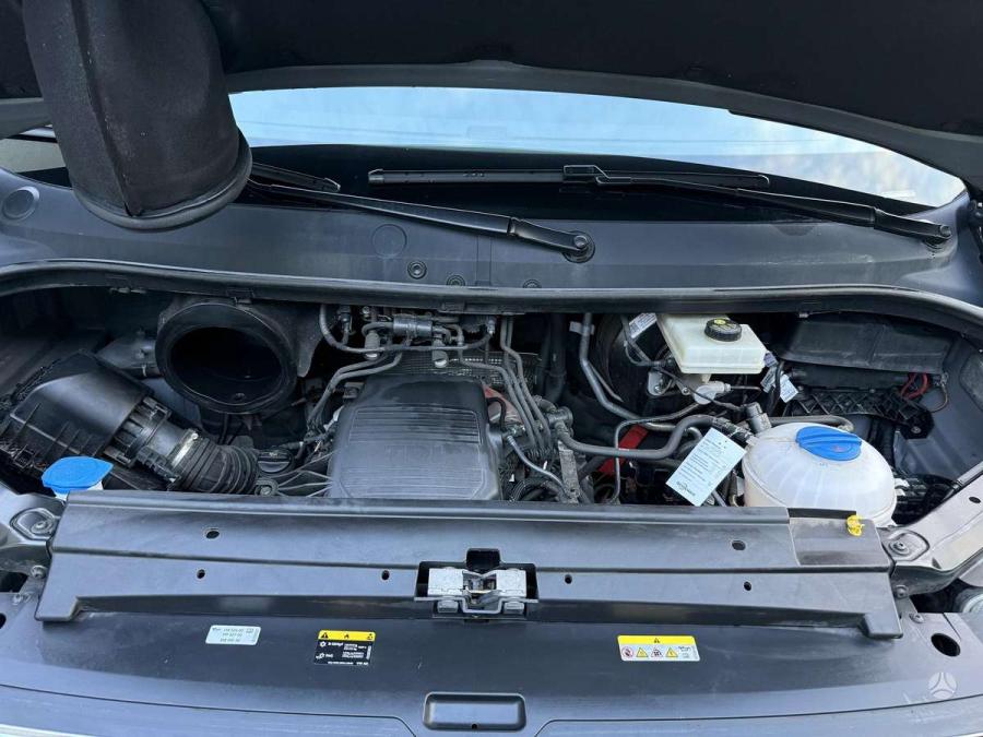Melns Volkswagen Crafter 2023 Jonava, ar dzinēja tilpumu 2.00 L un nobraukumu 165 tūkst. km par 23300 €, foto 22 vietnē AUTOMOTO.COM.LV