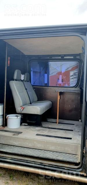 Melns Volkswagen Crafter 2008 Rīga, ar dzinēja tilpumu 2.50 L un nobraukumu 500 tūkst. km par 2800 €, foto 4 vietnē AUTOMOTO.COM.LV